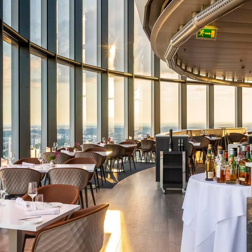 MAIN TOWER Restaurant & Lounge | | The En Primeur Club