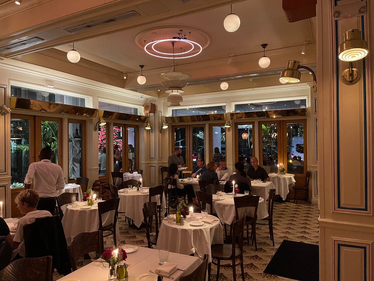 Le Zoo | | The En Primeur Club