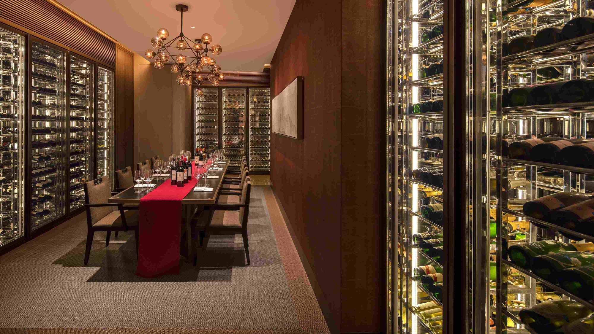 Robin's Grill and Teppanyaki | | The En Primeur Club